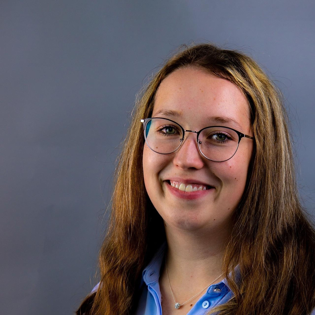 Lena Rose - Privatkreditsachbearbeiterin - Raiffeisenbank HessenNord eG ...