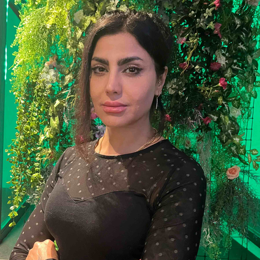 ZAHRA ZARE - Ich suche nach Arbeit - Mustermann GmbH | XING