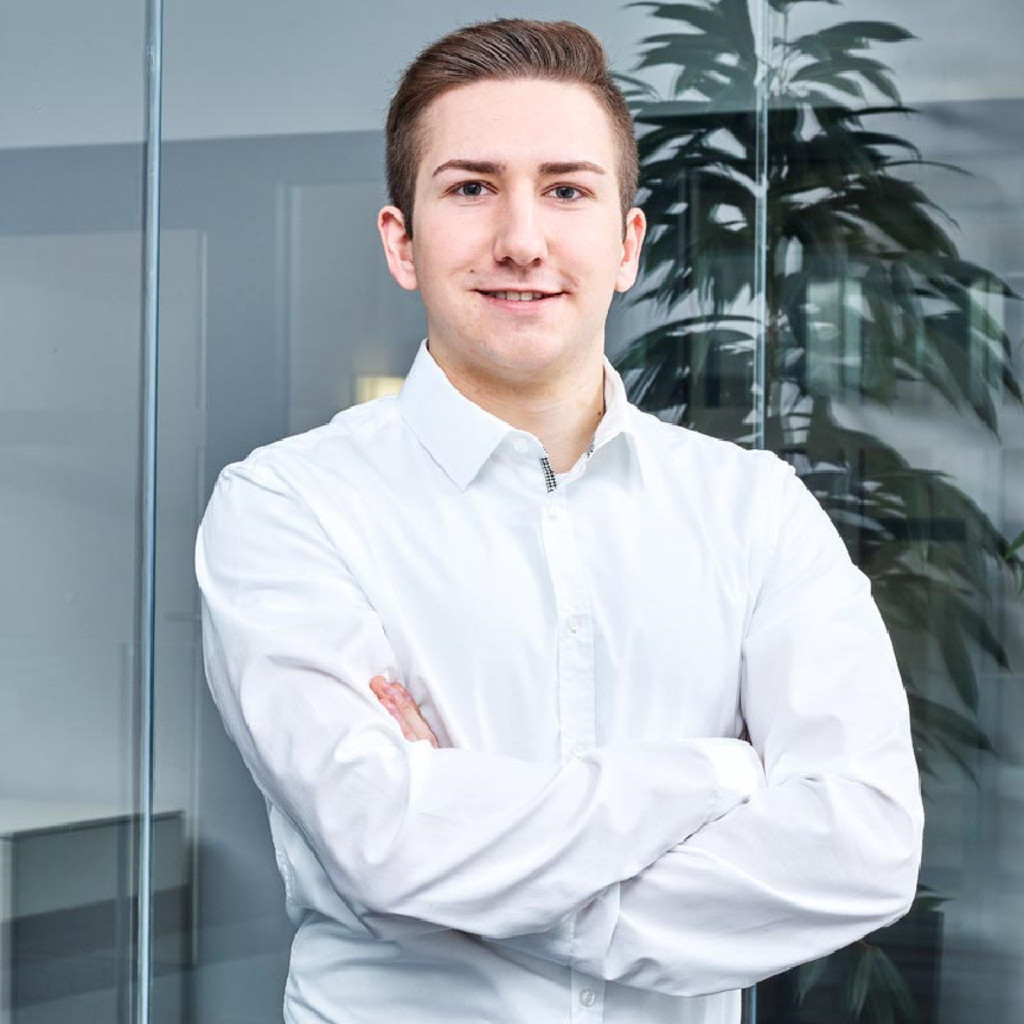 Daniel Roland Jernej - Junior Controller - ivii GmbH | XING