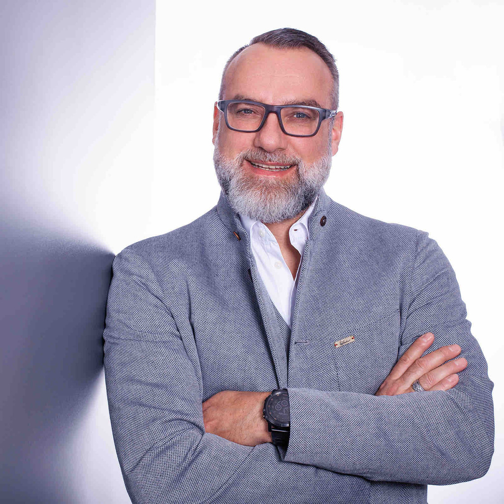 Jo Lyding - Account Executive Majors - Zoom Video Communications | XING