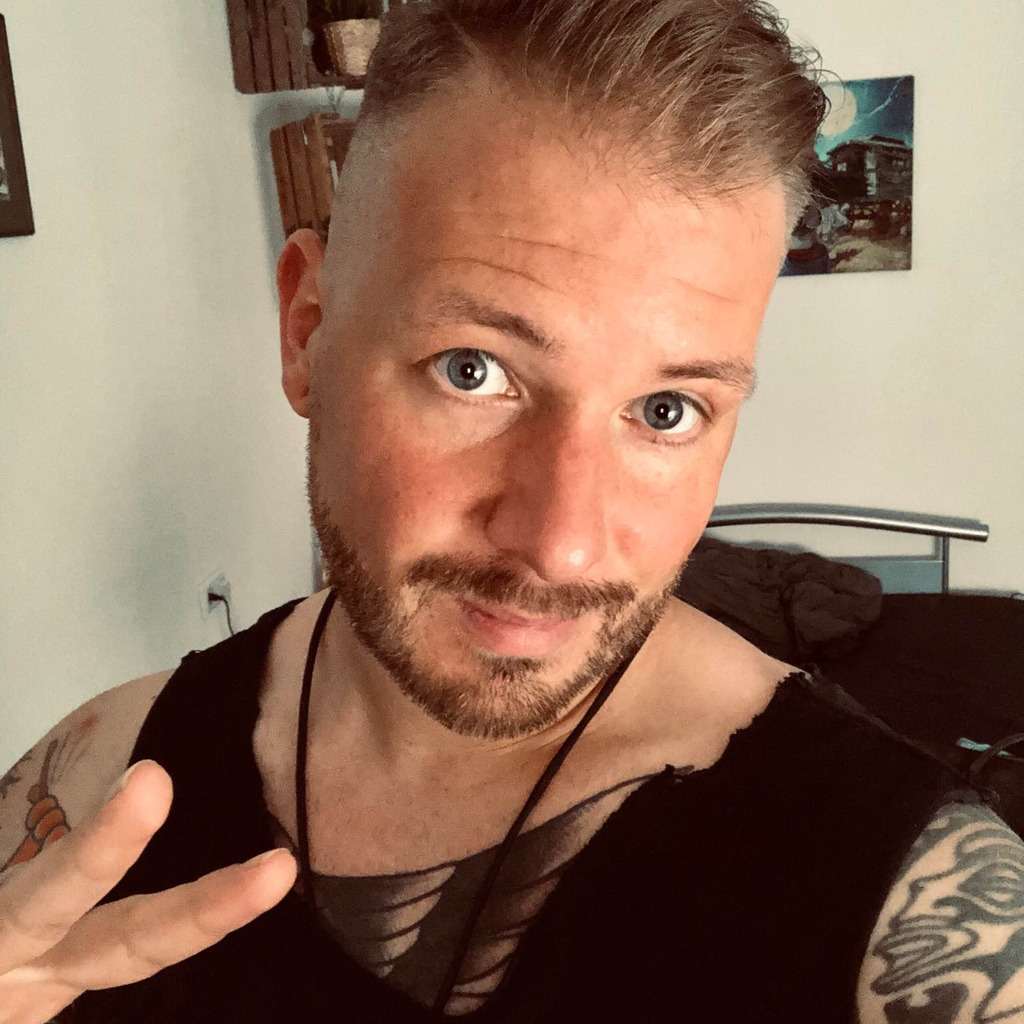 Timo Hering - Geschäftsführer - GraphicPirates | XING