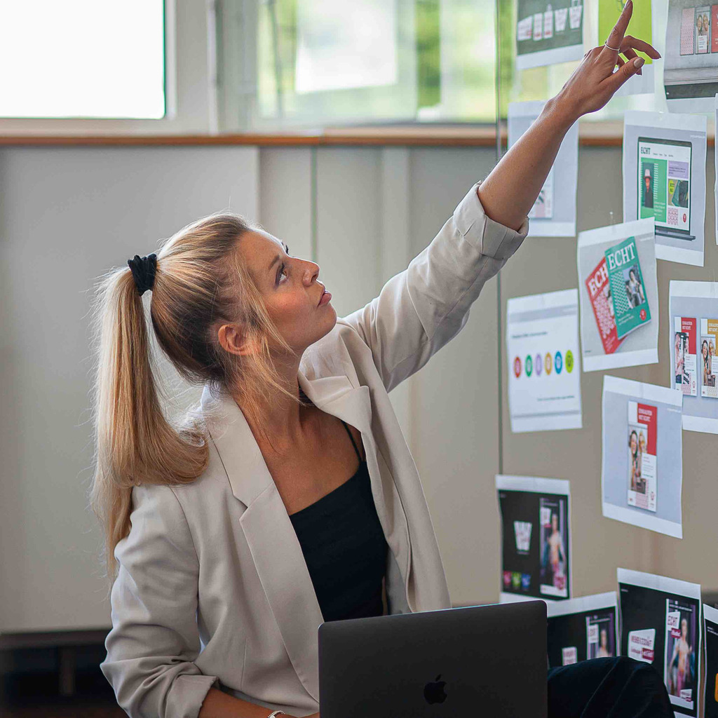 Julia Lumesberger - Account Manager - UniqueFessler Werbeagentur | XING