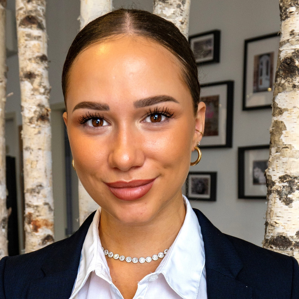 Aline Letourneau - Vertriebsassistentin - Bauer Immobilien GmbH | XING