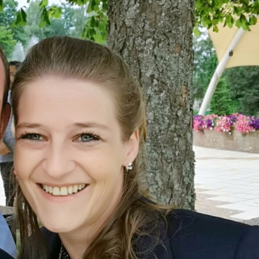 Julia Mast's Instagram, Twitter & Facebook on IDCrawl