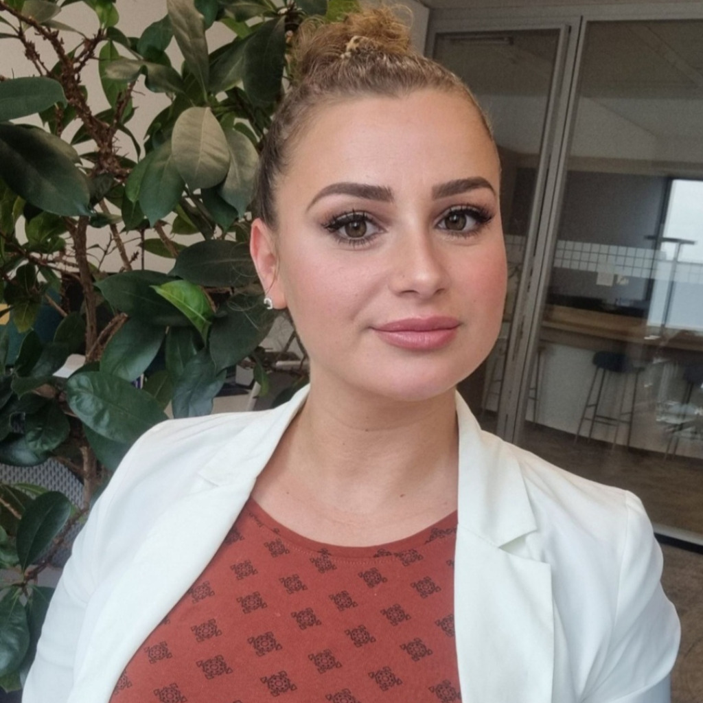 Tushe Arbana - Property Manager - APLEONA Real Estate Management | XING