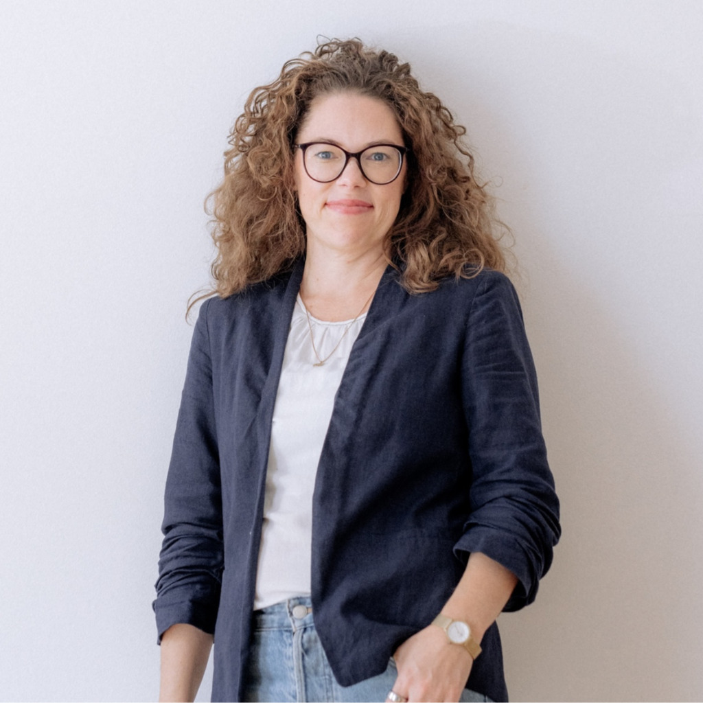 Isabell Witt - Communications Director - PIABO PR GmbH | XING