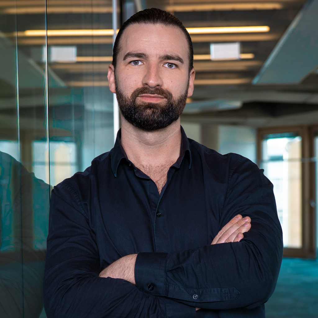 Patrick Bauer - Senior Manager - Community Management Lead - ONE HIRING ...