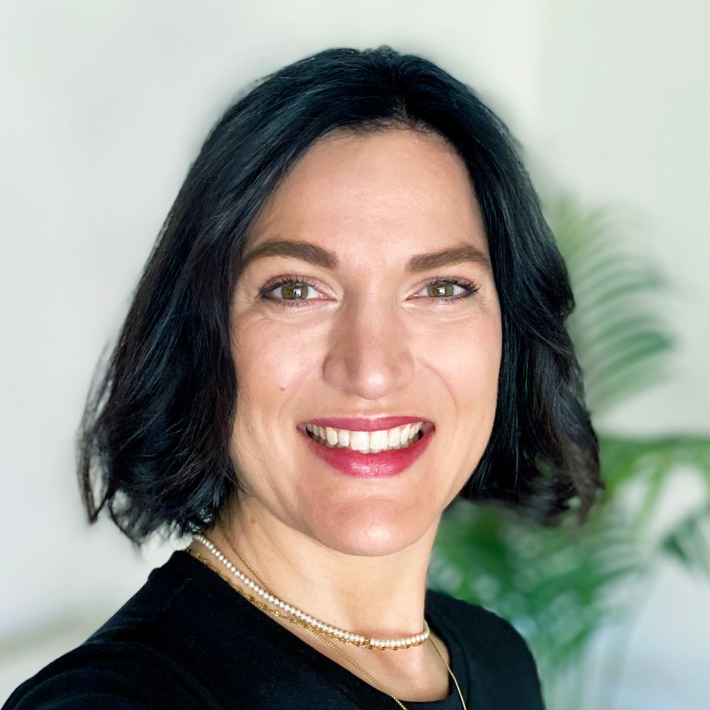 Nicole Schubert - Mediengestalterin - Paper + Design GmbH tabletop | XING