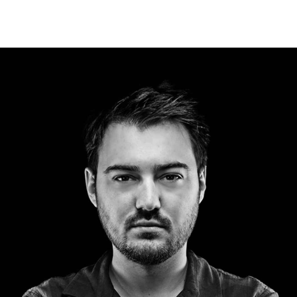 Futuristic Weapon Design By Pascal Eggert