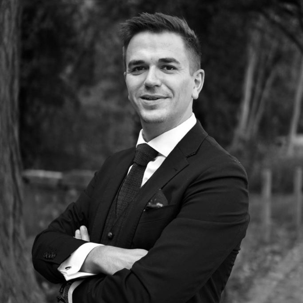 Robert Paradies - Director | Head of Change & People Engagement Wealth ...