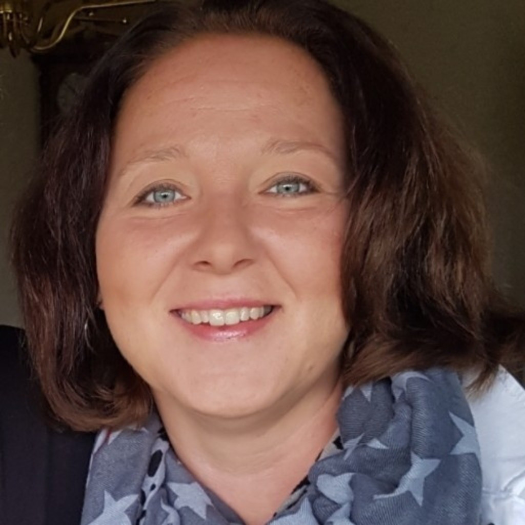 Cindy Schmidt's Instagram, Twitter & Facebook on IDCrawl