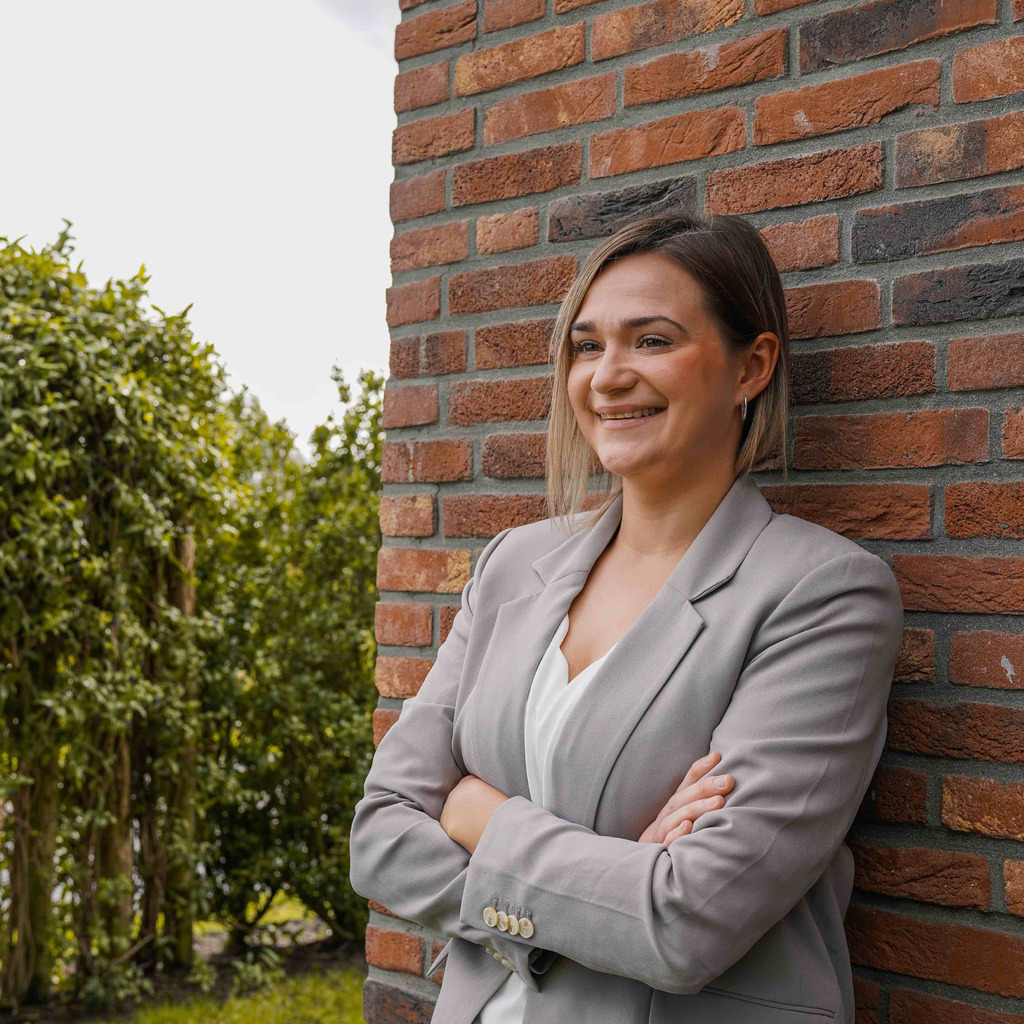 Lisa Kitschen - Messestand-Designerin - Projekt LK | XING