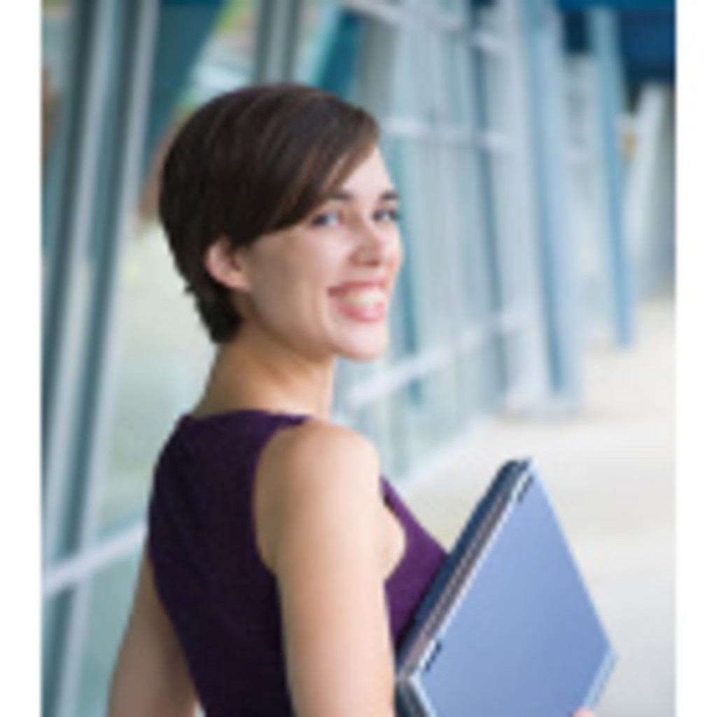 Caroline Winter - leitende Redakteurin - CARE GmbH | XING