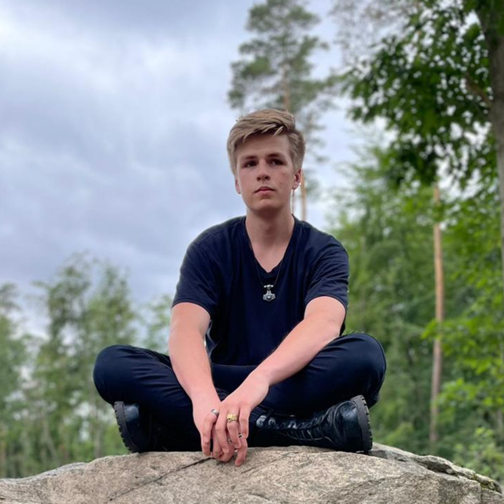 Jan Julius Pollmeier - Schüler/Aushilfe - Jet Tankstelle | XING