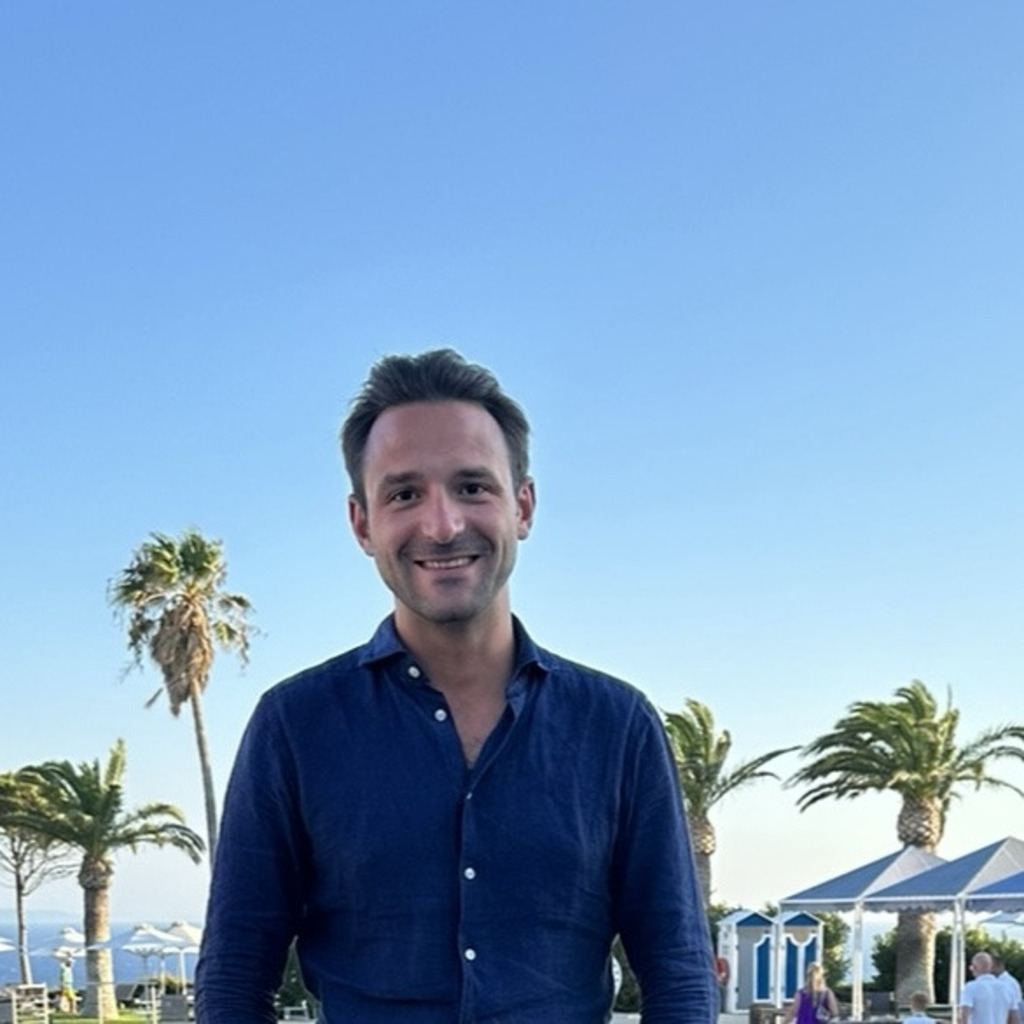 Christoph Buchner - full time dad - Buchner family | XING