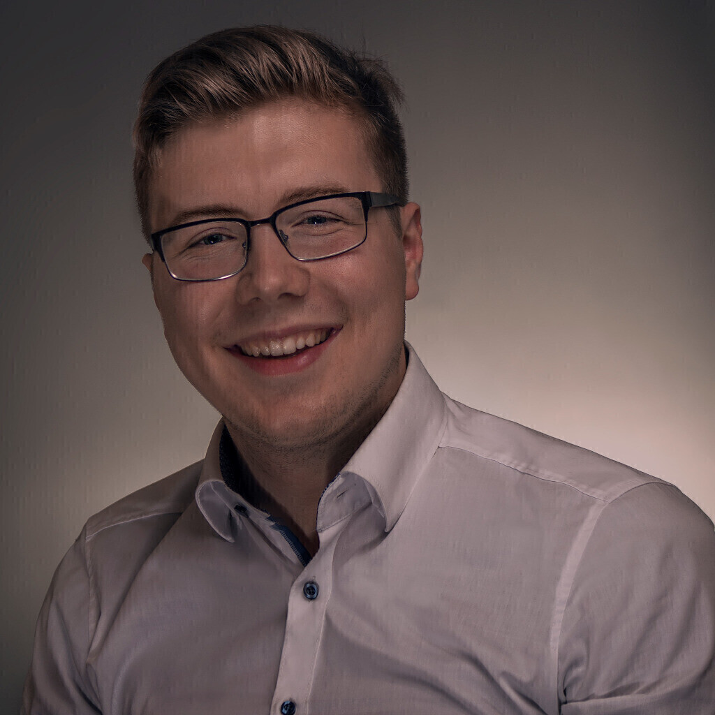 Leonard Hess - Dokumentation - Entwicklung - Social Media - CAI GmbH | XING