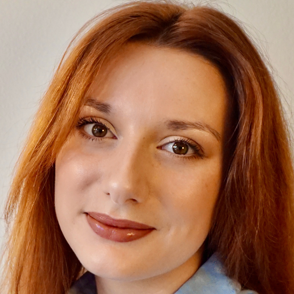 Kira Born's Instagram, Twitter & Facebook on IDCrawl