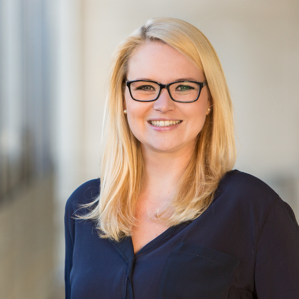 Anja Bolsinger (geb. Montag) - Communications Europe / Communications ...