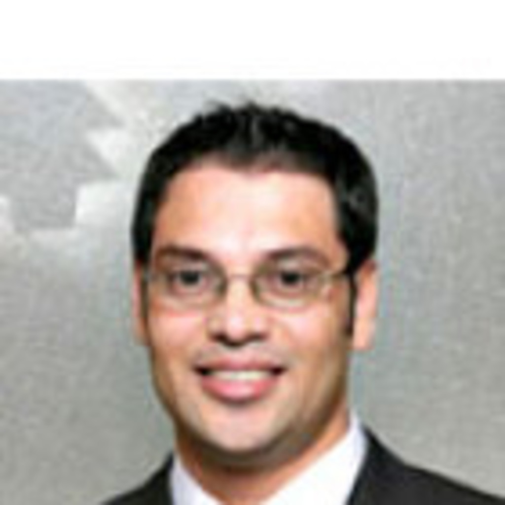 Robert Heldt - Managing Director - Custom Media KK | XING