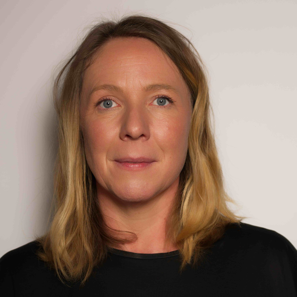 Nadja Schlömer - Teamlead Digital Sales Outbound - Deutsche Bank AG | XING