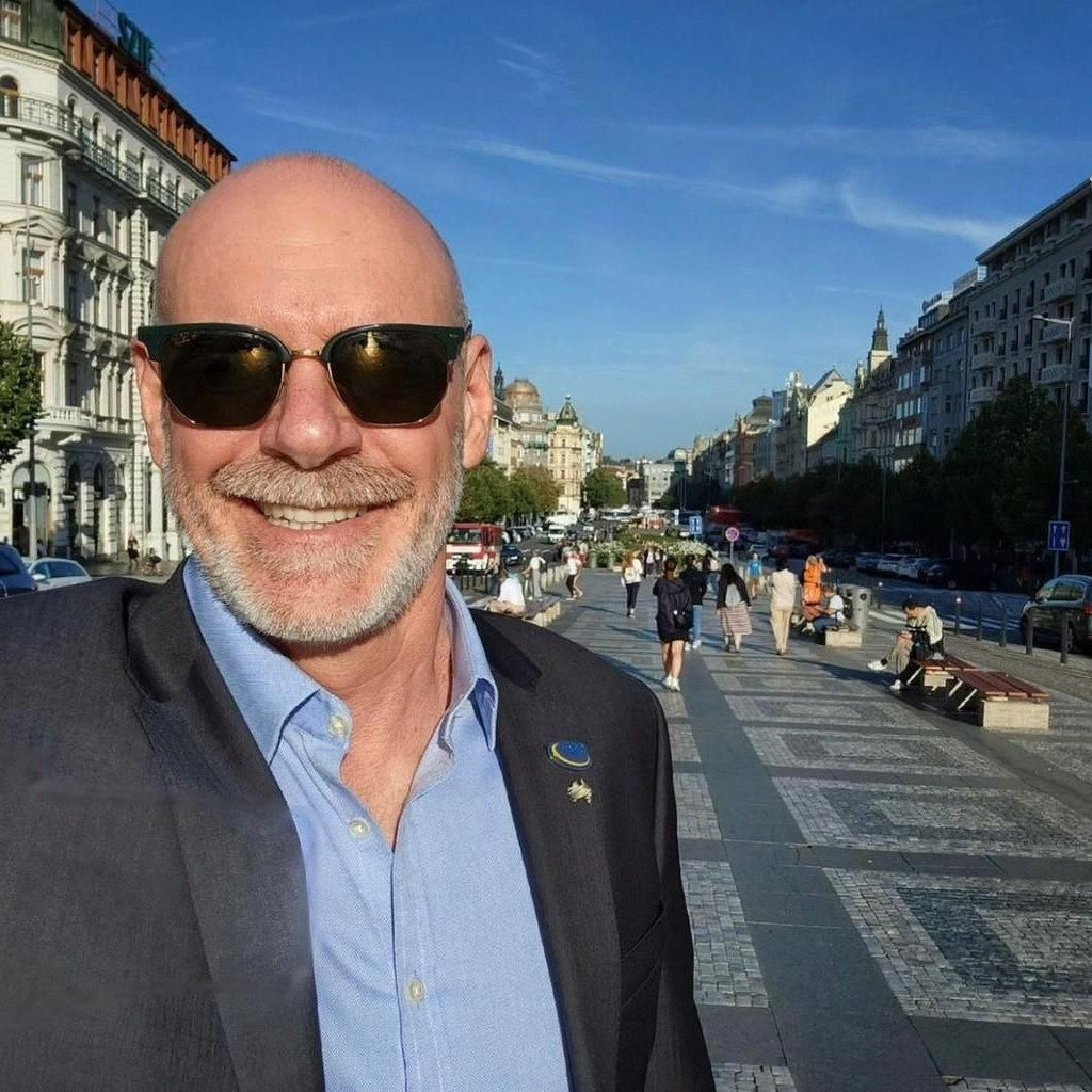 Melvin Moore's Instagram, Twitter & Facebook on IDCrawl