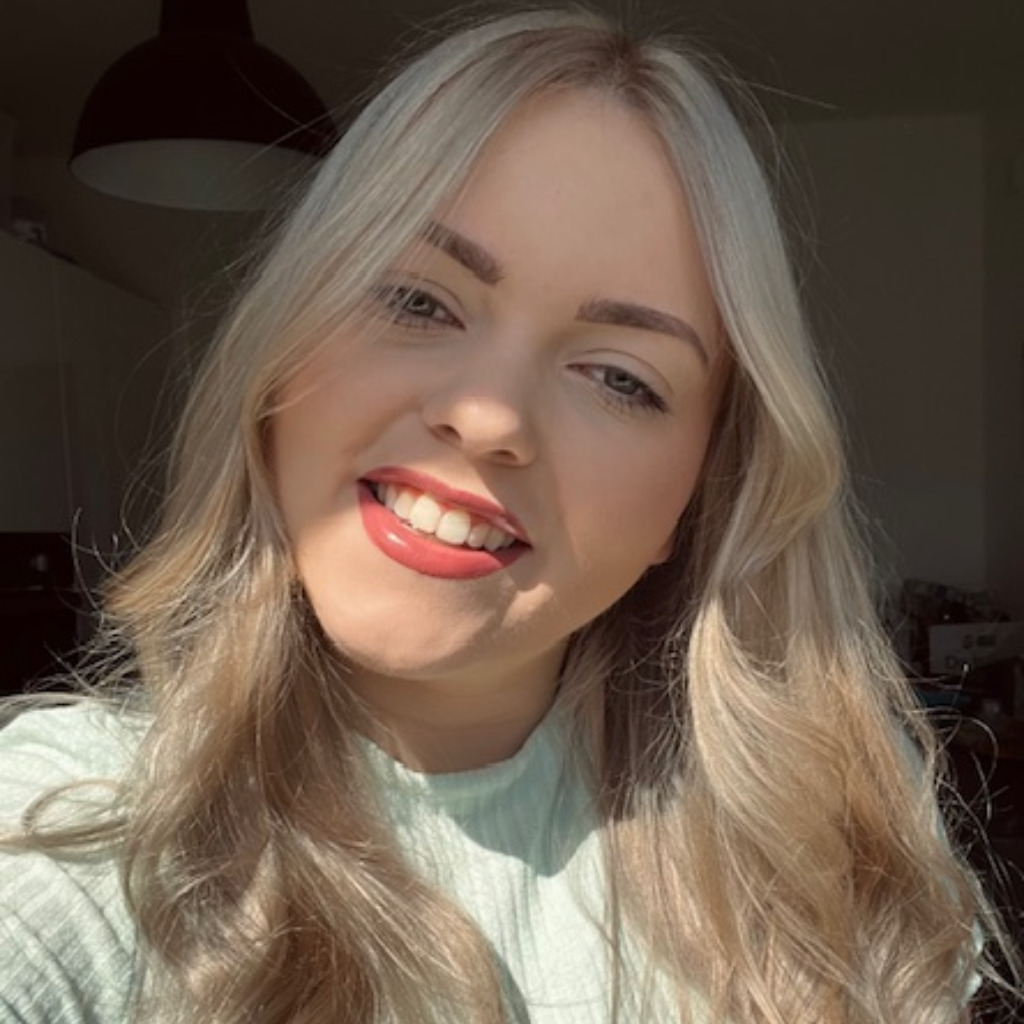 Lisa Schwaiger - Store Manager - PANDORA Jewelry GmbH | XING