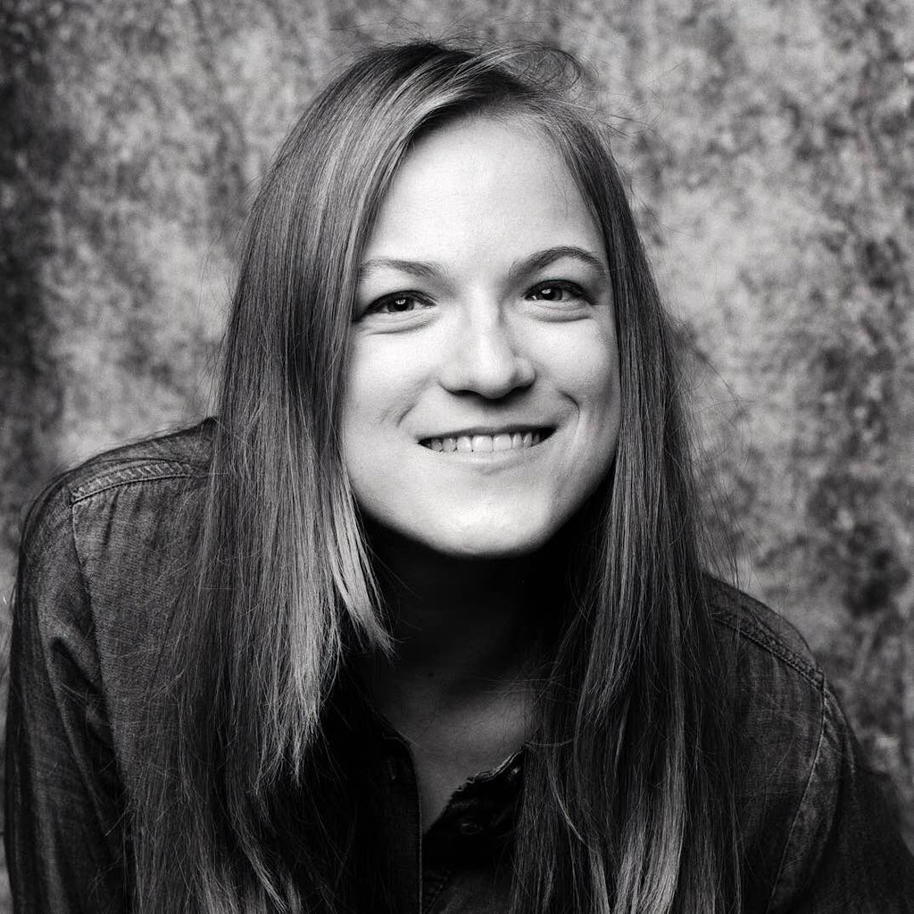 Jacqueline Heiser - Tarifbeschäftige Ausfuhrschalter - Hauptzollamt ...