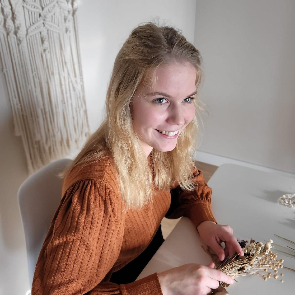 Laura Stollhans - Mitarbeiterin Online-Marketing - Karl H. Bartels GmbH ...