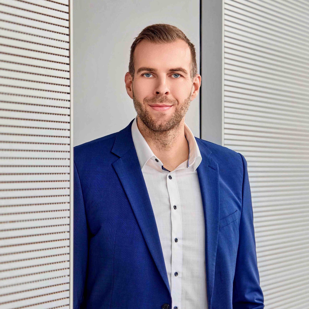 Christian Heinemann - Director Key Account Management - Factory ...