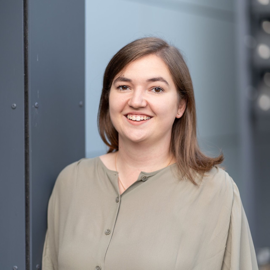 Cynthia Münch - Expert Product Management - LEONI AG | XING