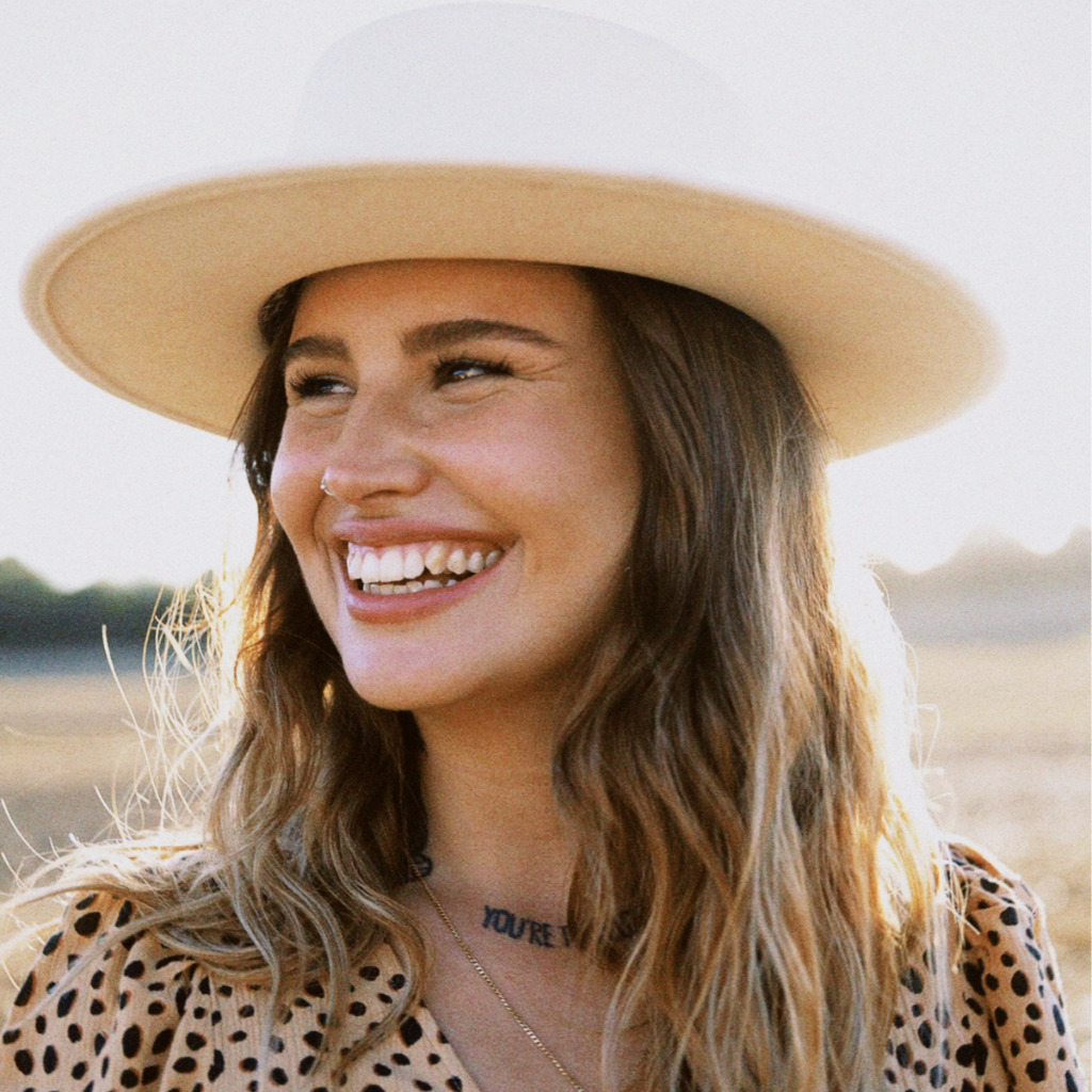 Sharon Sen - Bookerin / Social Media Management - DIE ERMITTLERINNEN | XING