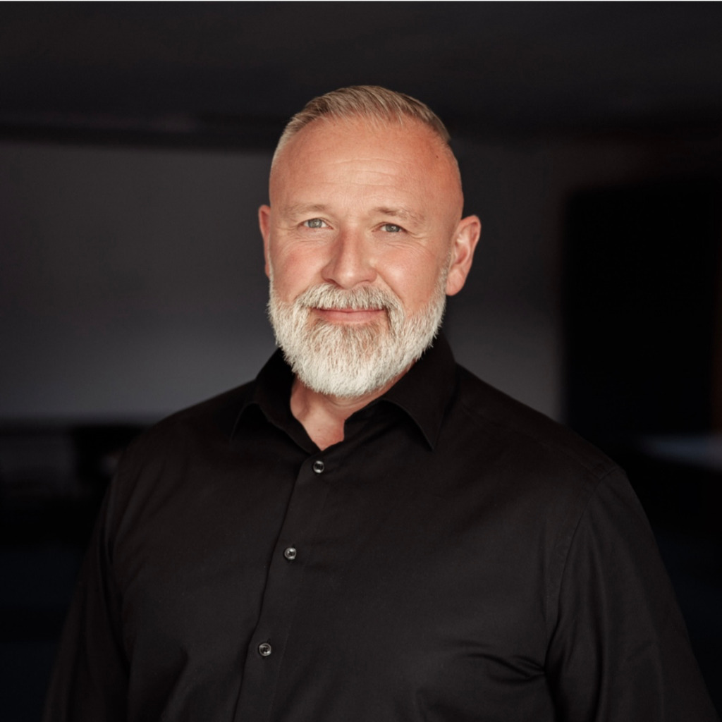 Frank Hollstein - Projektleitung / Qualitätssicherung - Riel GmbH & Co ...