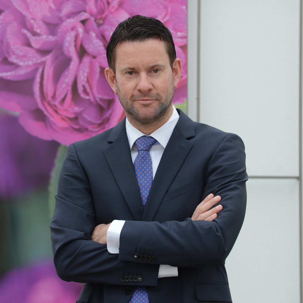 Michael Bender - Team Leader Residential Investment - JLL Germany | XING