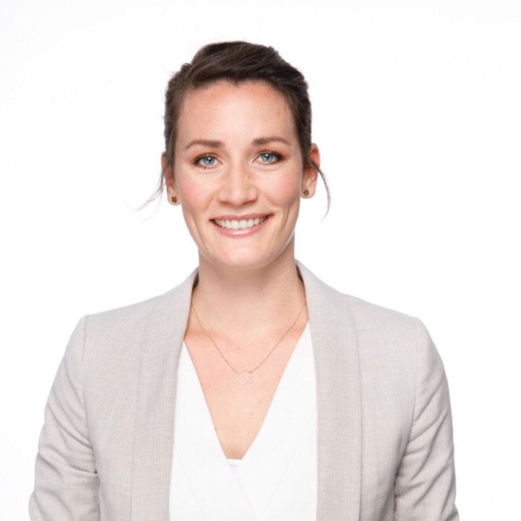 Julia Graf - Referentin kaufmännische Berufe und DHBW - Dr. Ing. h.c. F ...