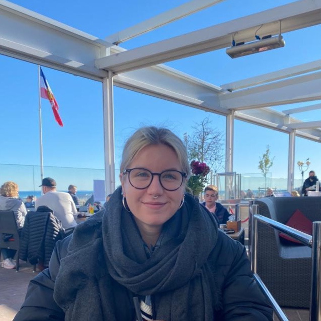 Anna Nilsson - Auszubildende - Macromedia Akademie | XING