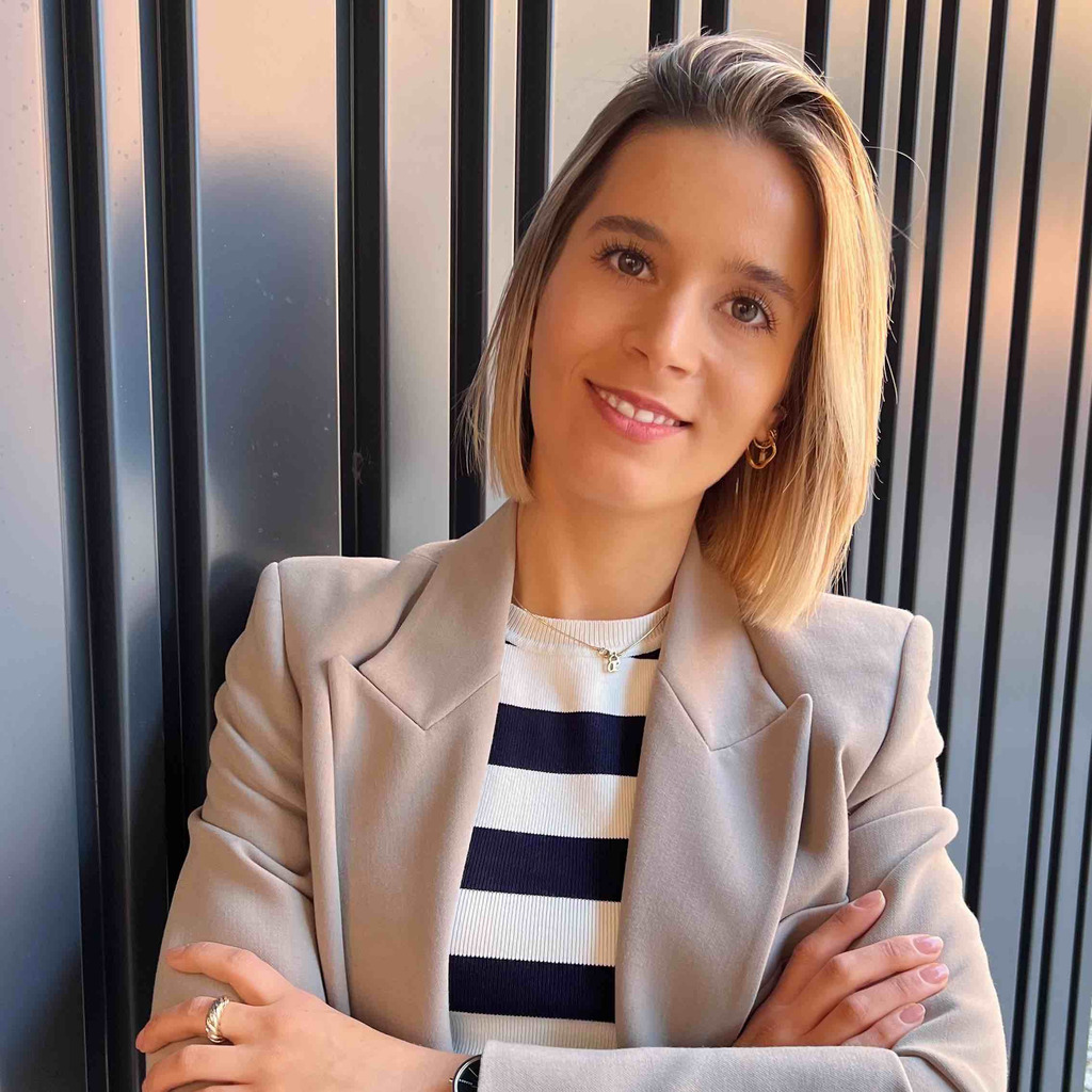 Jennifer Luisa Roth - Designerin Krüger Dirndl - Krüger Dirndl GmbH | XING