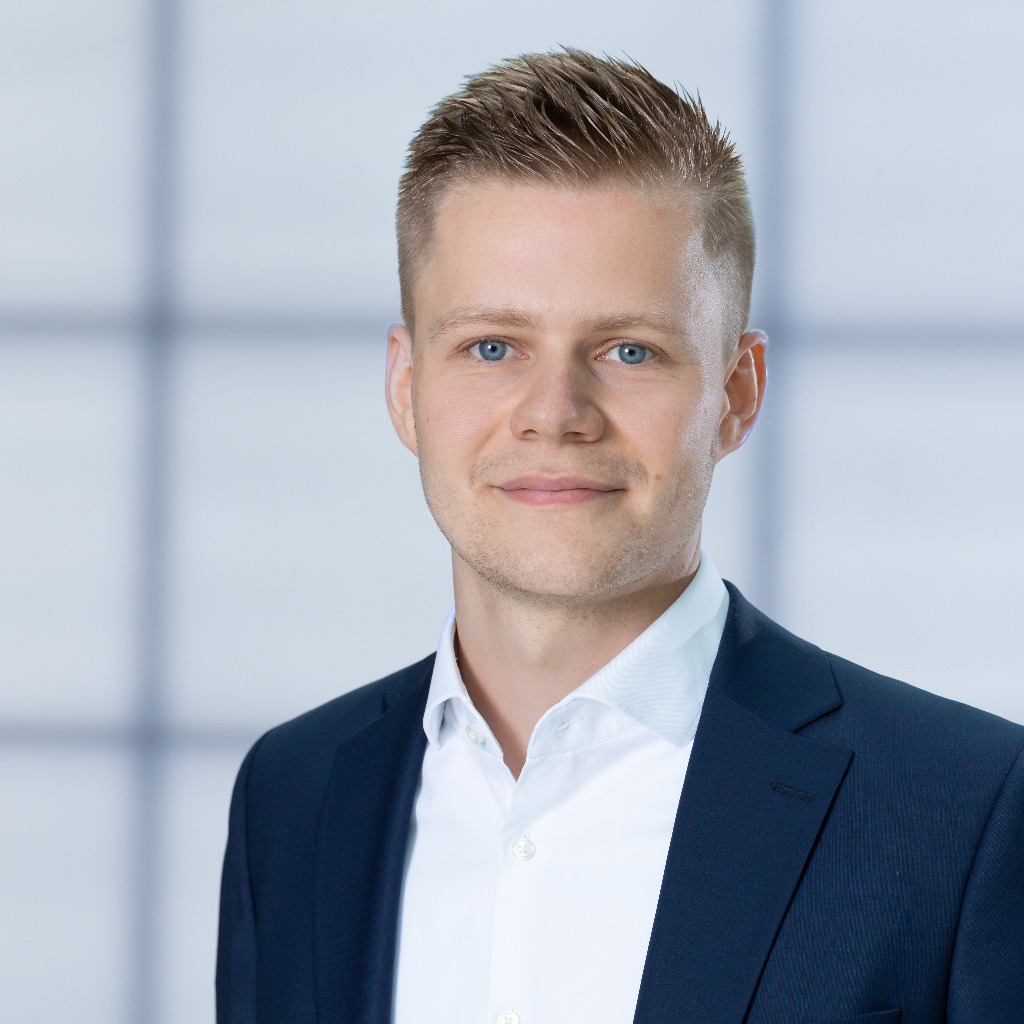 Tim Dunker - Direktor Erneuerbare Energien und Stadtwerke - Bank im ...