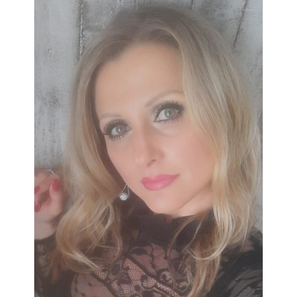 Nadja Graf - Hausfrau - Hausfrau | XING