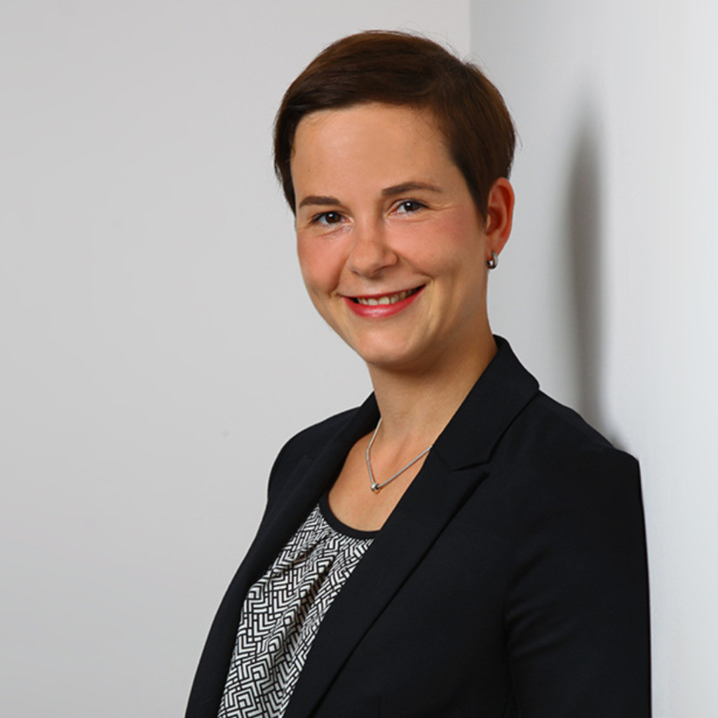 Dr. Ute Hofmann - Head of Global Product Management Biophotonics ...