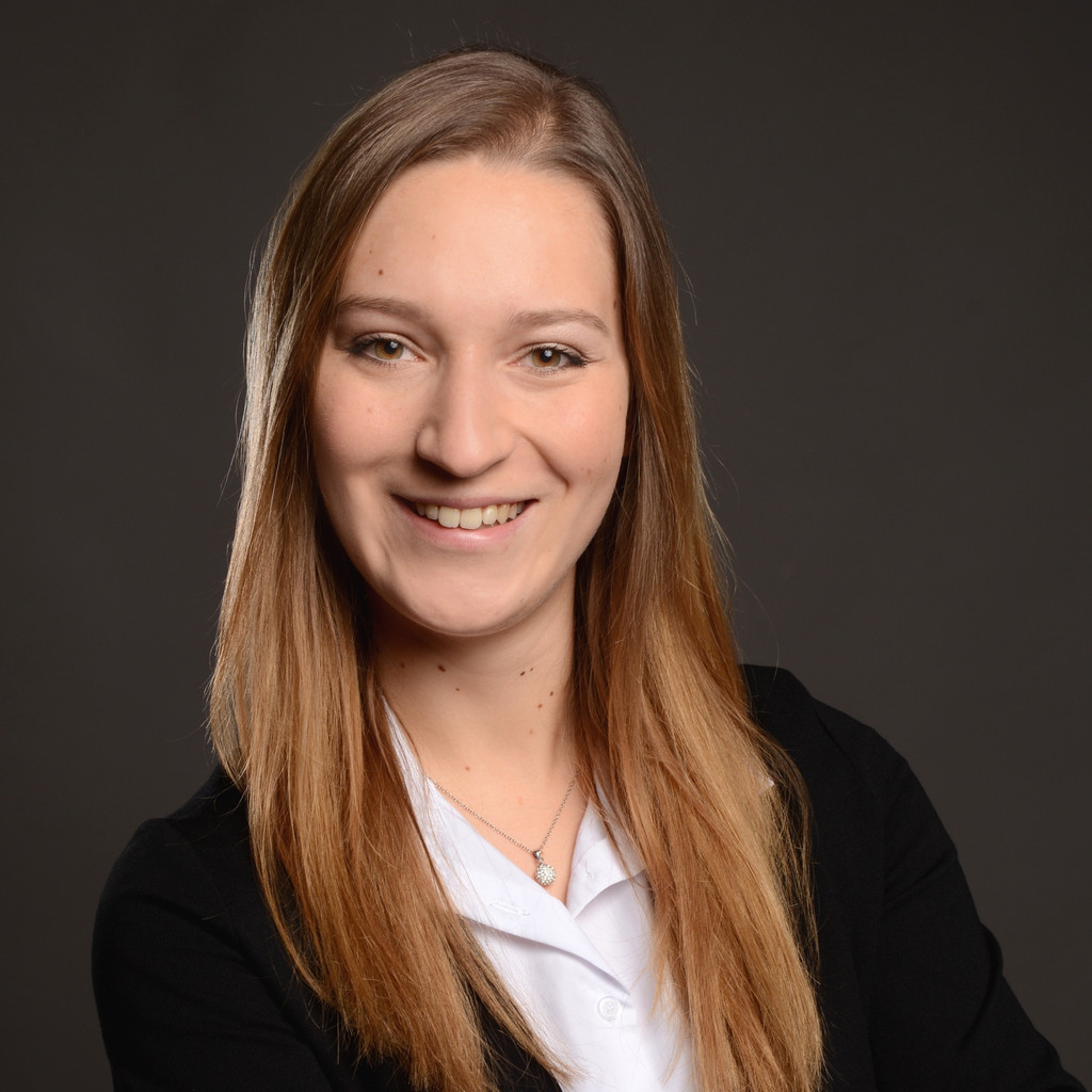 Nina Reiter - Wissenschaftliche Mitarbeiterin - Lehrstuhl für ...