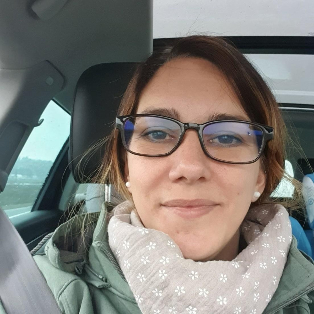 Elisabeth REDL - Gesundheits- und Krankenpfleger - AKH Wien | XING