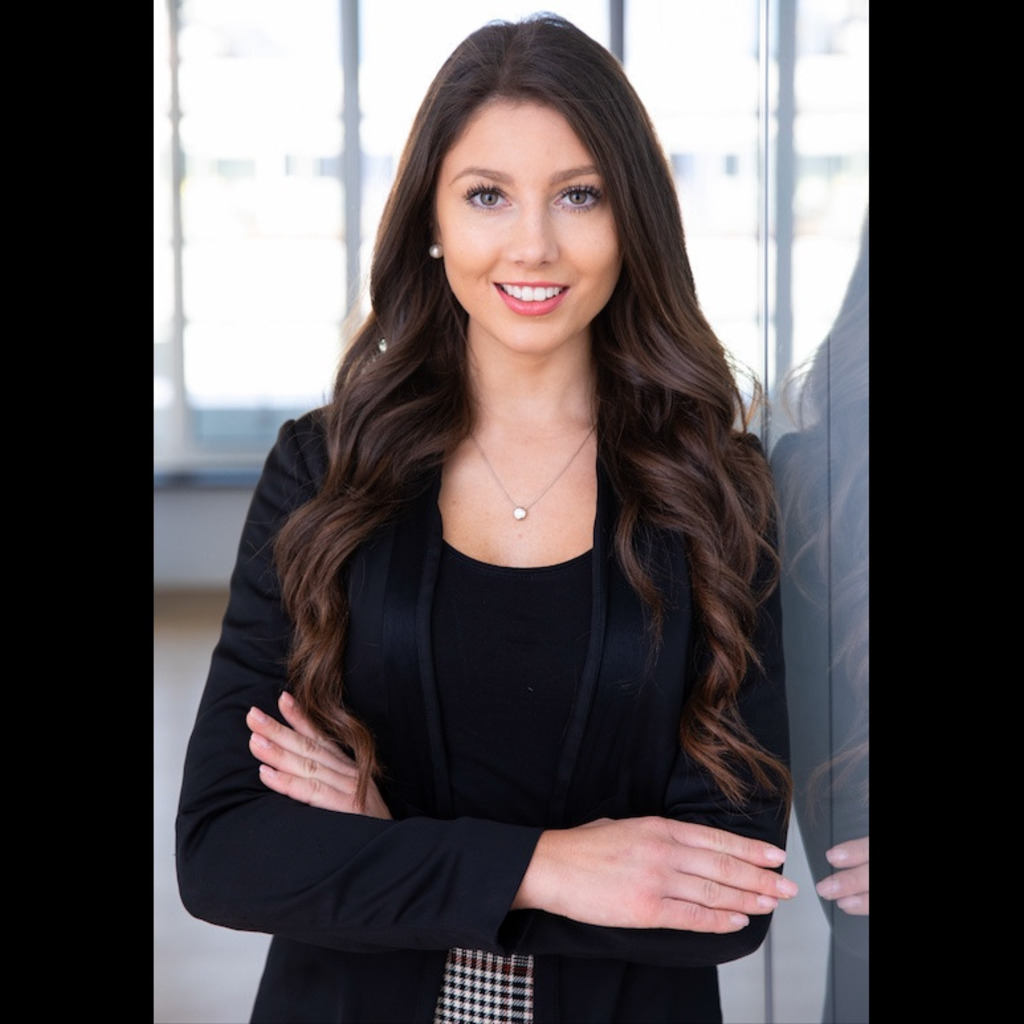 Lisa Lepp's Instagram, Twitter & Facebook on IDCrawl