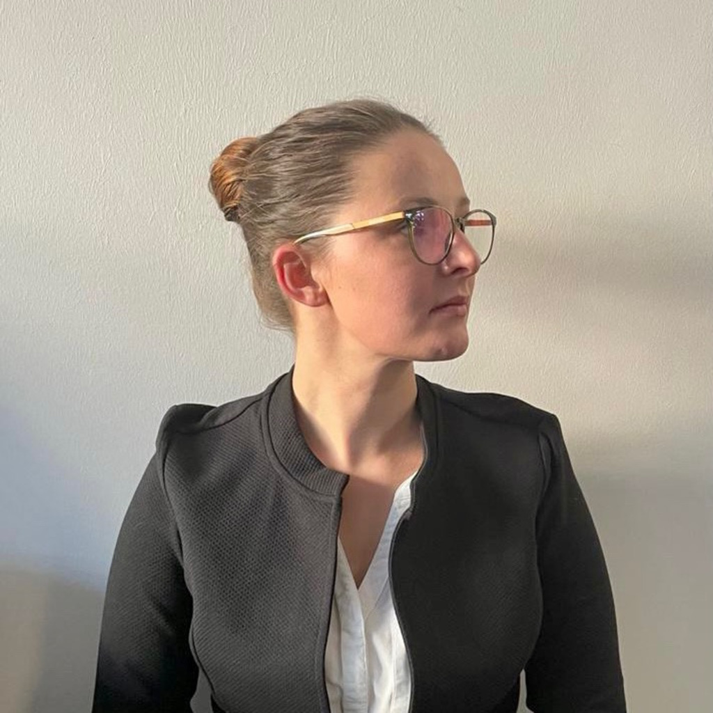 Ann Kathrin Regenbogen - Disponentin - Haeger & Schmidt Logistics GmbH ...