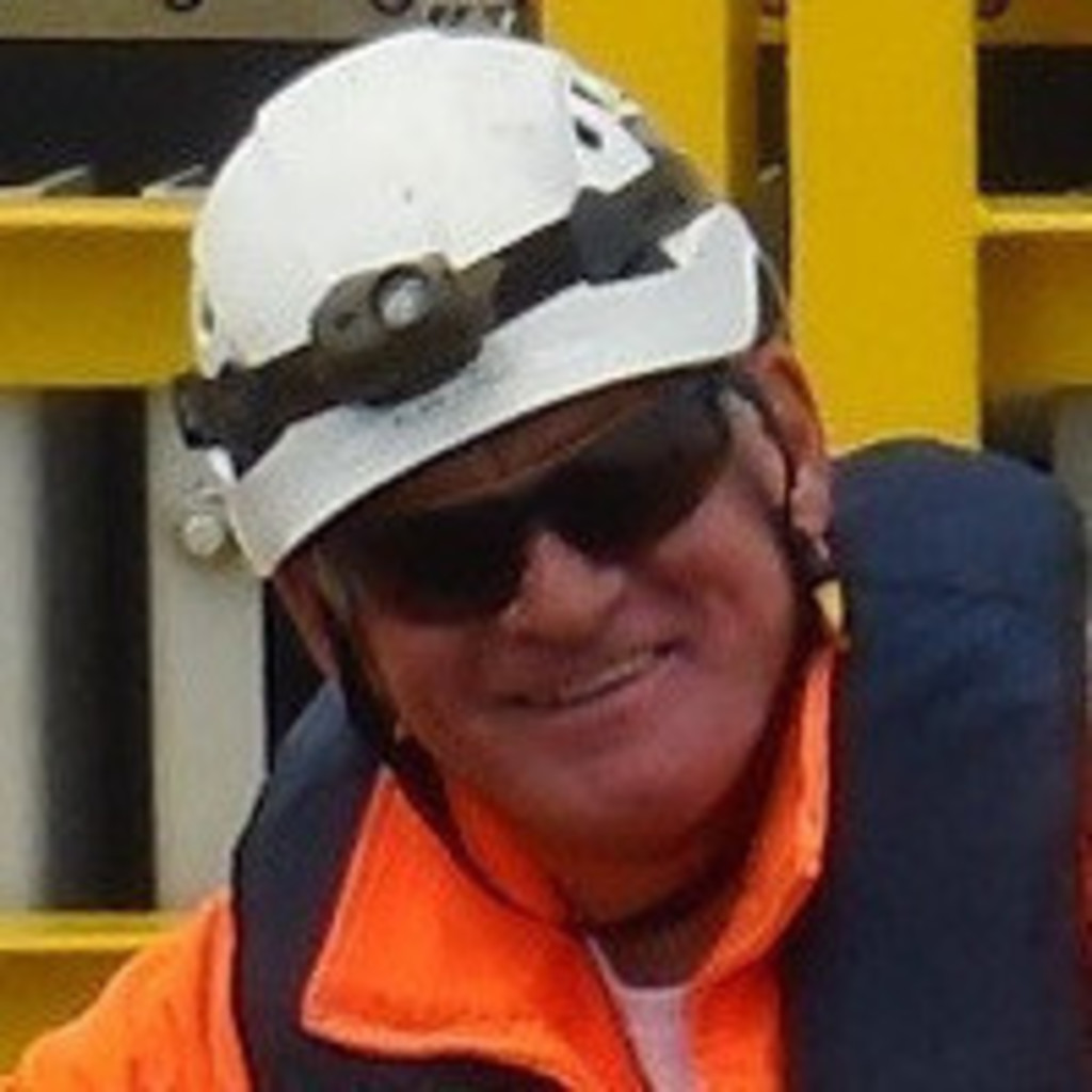 Alan Linney - Lifting Supervisor/Crane operator - Alan Linney Lifting ...