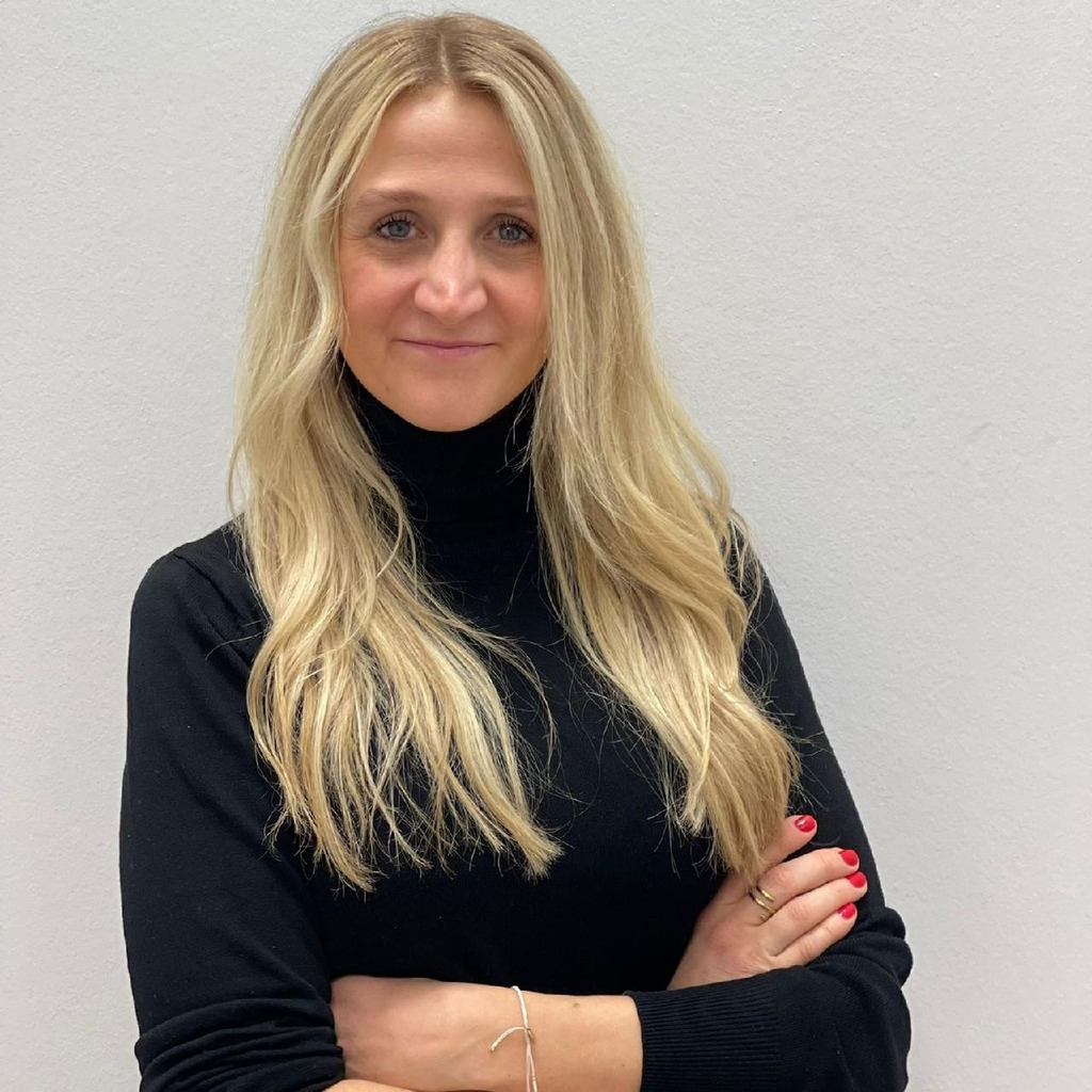 Stephanie Felbinger - Store Manager - H&M Hennes und Mauritz GmbH | XING