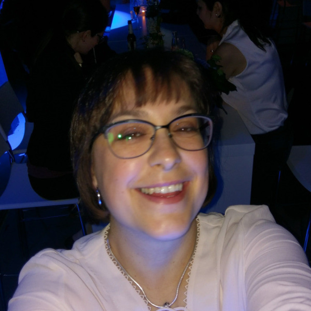 Christina Bittner - Filialleiterin - Apollo Optik | XING