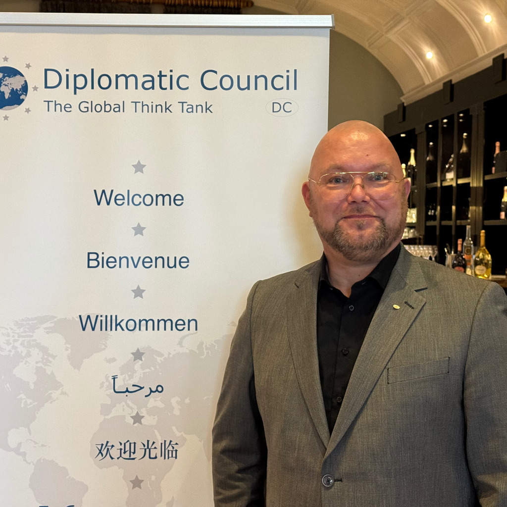 Rob J. Heijtink - COO - PWER | XING