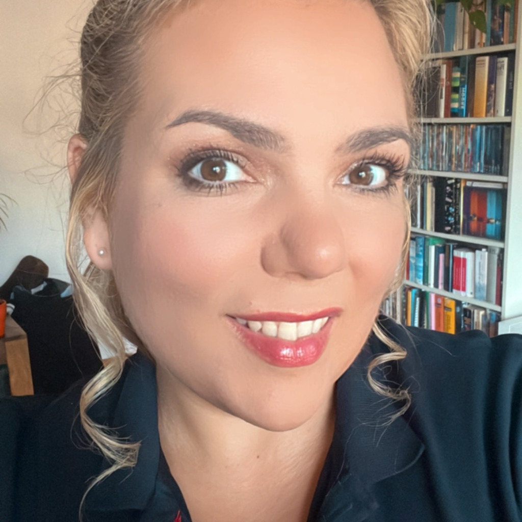 Julia Neumann - Director People & Culture Operations - Webedia ...