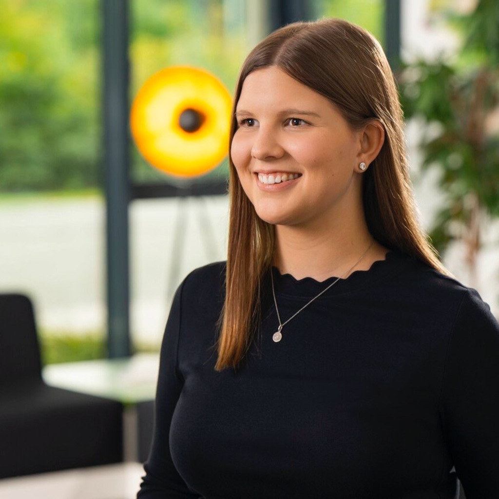 Michelle Cordes - Sachbearbeiterin Personalwesen - Maschinenfabrik ...