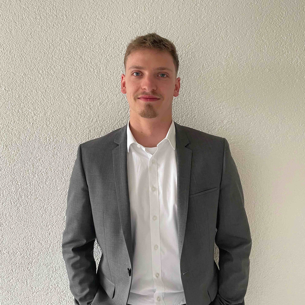 Manuel Hahn - Unternehmer - Manuel Hahn Financial Consulting | XING